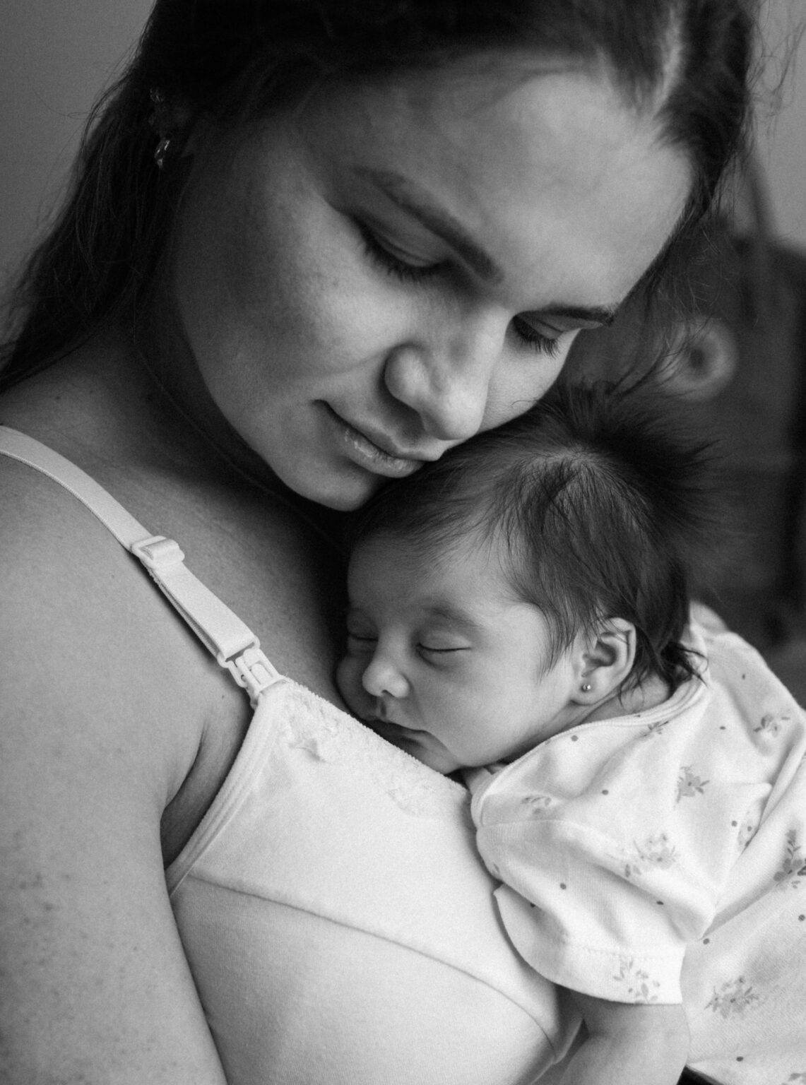 The 4 Stages of Developmental Milestones in Your Child's First Year ...